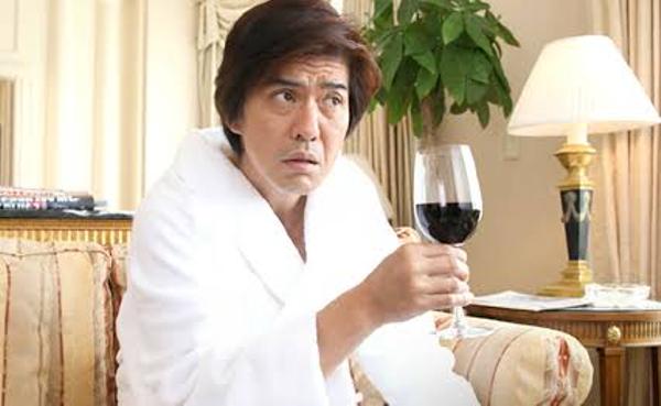 飲んだらIKKOになれるの？ - 脚付きグラスへのボケ[101452547] - ボケて（bokete）