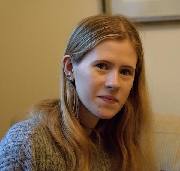 嫌いな奴にばったり会って会いたくもないのに頬が震える - 耳へのボケ[57780787] - ボケて（bokete）