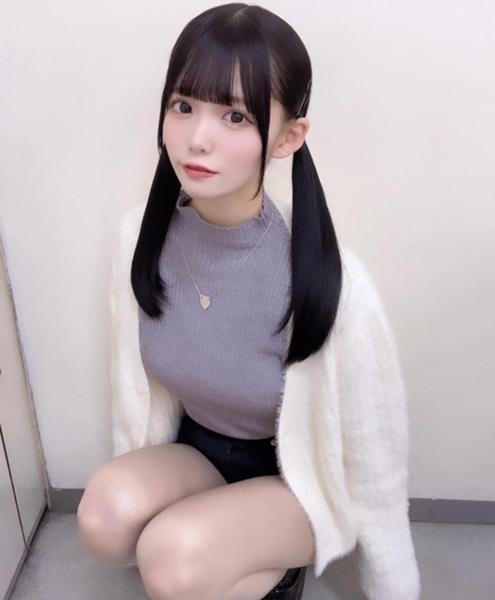 座った拍子に、後ろのファスナーが裂けた瞬間画！ 唇へのボケ[101787516] ボケて（bokete）