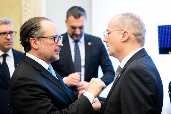 2024年02月07日夜ごろに投稿されたBAKKYAさんのお題 - ボケて（bokete）